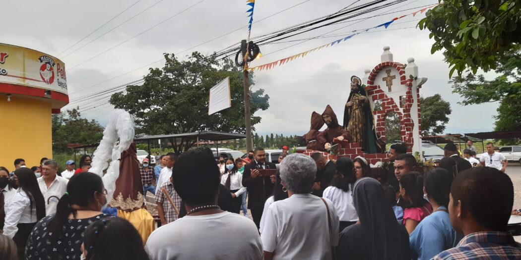Guancasco entre las comunidades de Flores, Villa de San Antonio ...