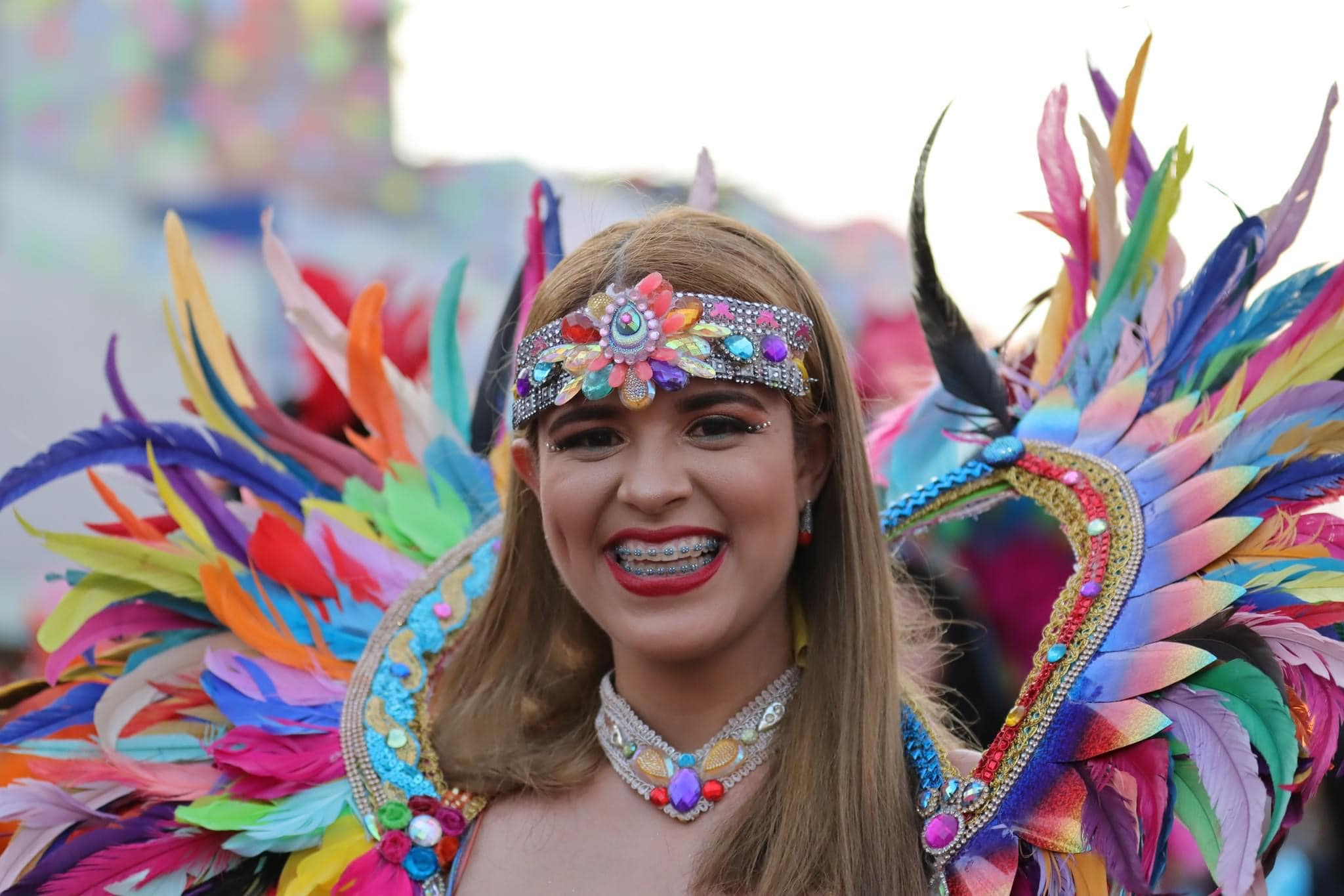 Con broche de oro y al ritmo de Polache, La Máquina y Gente de Zona ...