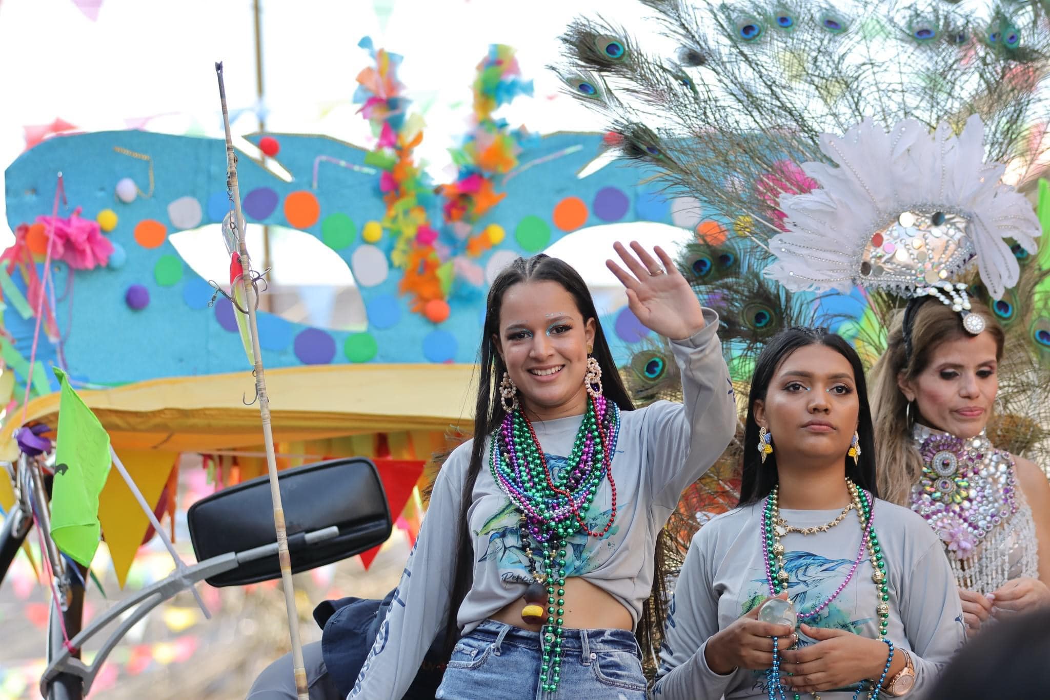 Con broche de oro y al ritmo de Polache, La Máquina y Gente de Zona ...