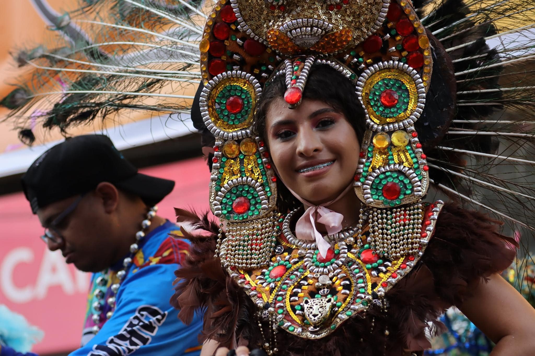 Con broche de oro y al ritmo de Polache, La Máquina y Gente de Zona ...